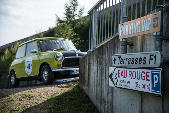 El MINI clásico de Mr. Bean participa en el Creme 21 Youngtimer Rally ...