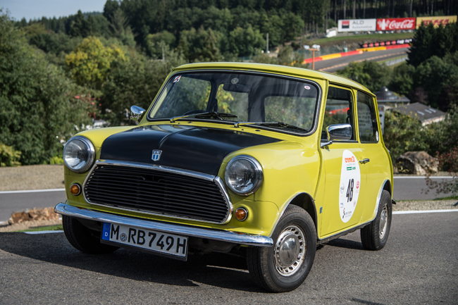 El MINI clásico de Mr. Bean participa en el Creme 21 Youngtimer Rally ...