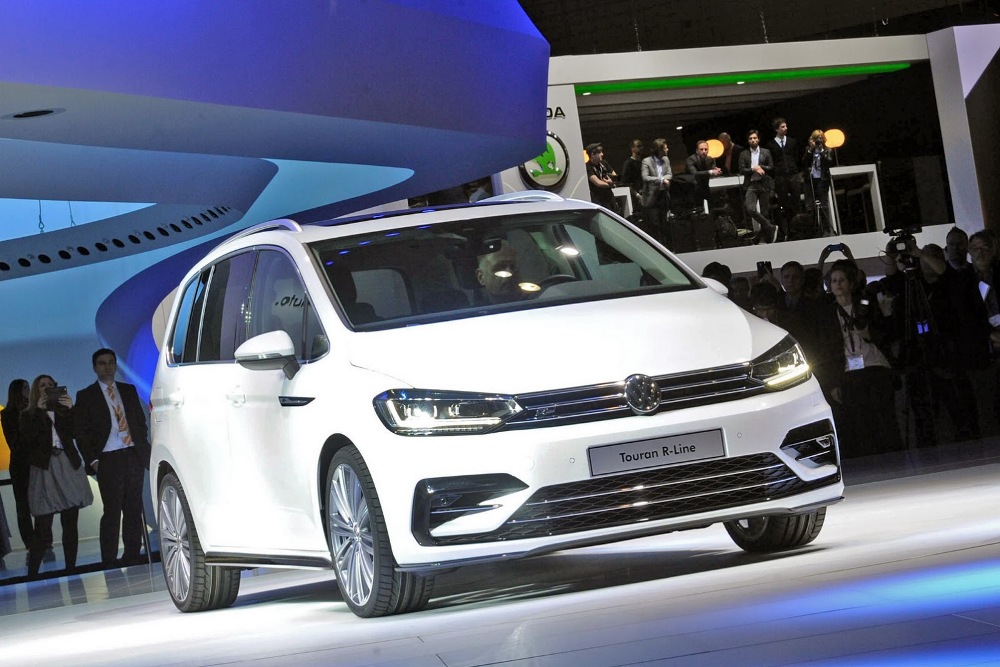 Volkswagen Touran R-Line 2015: deportivo y familiar - Periodismo del Motor