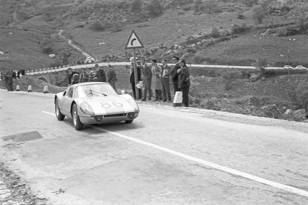 El Porsche 718 Cayman recorre la Targa Florio - Periodismo del Motor