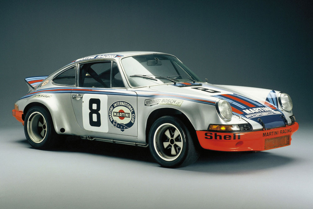 Porsche 911 puede vestir la decoración clásica Martini Racing Design