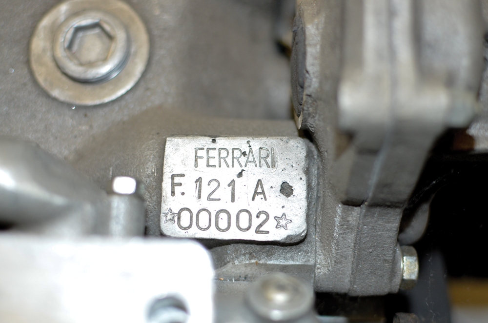 A la venta el motor experimental Ferrari F121 A V8 Twin-Turbo