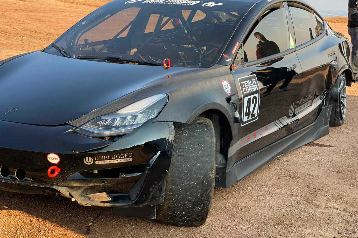 Un Tesla Model 3 sufre un fuerte accidente en Pikes Peak - Periodismo ...