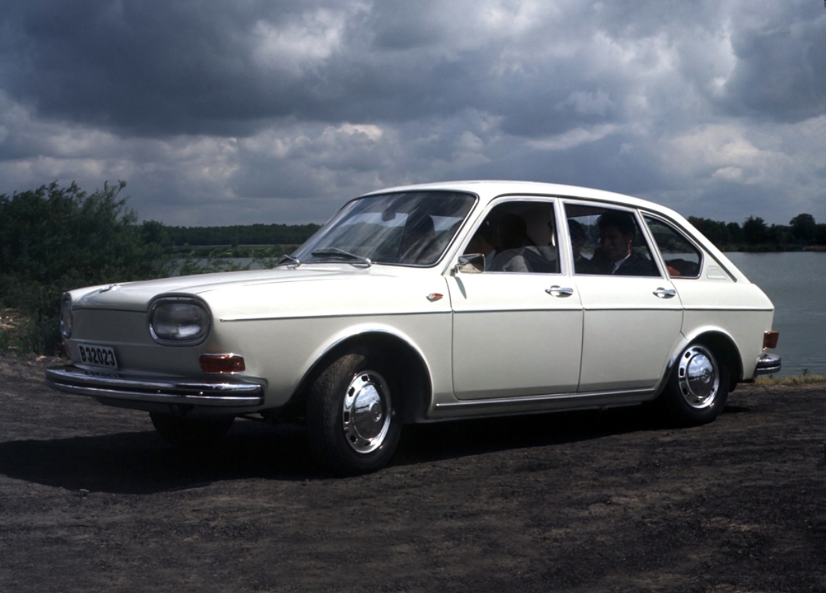 Volkswagen Type 4/411 (1968): el compacto familiar basado en el Beetle