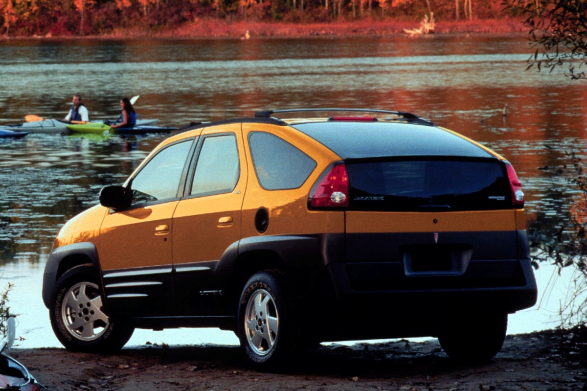 El Pontiac Aztek hizo de Pace Car en las 500 Millas de Daytona en 2001
