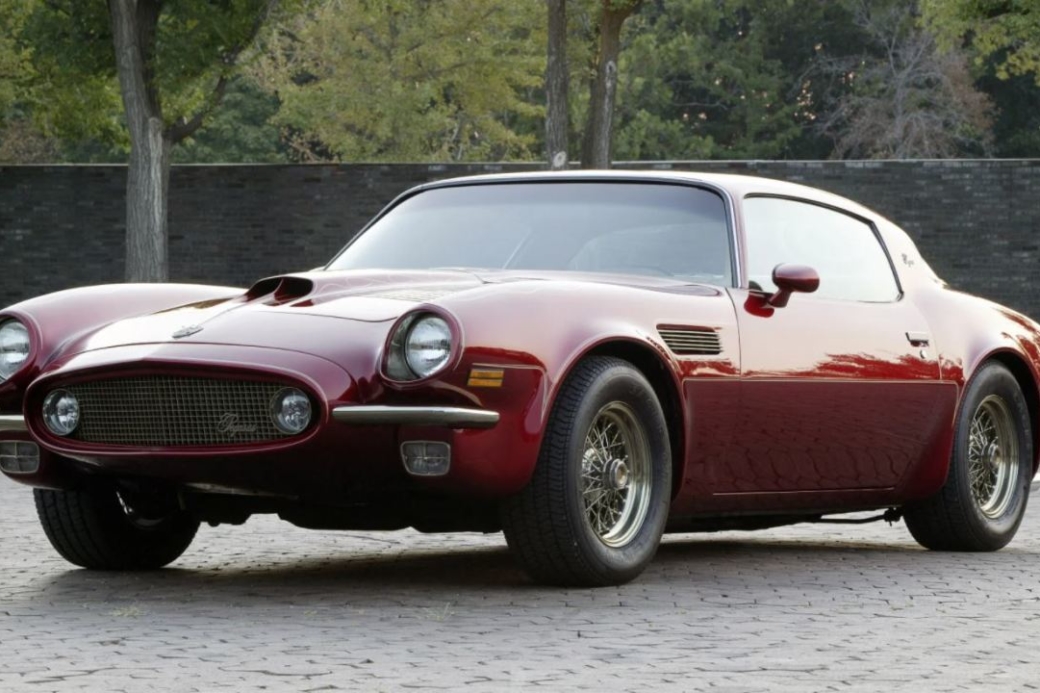El día que GM puso un V12 de Ferrari en el Pontiac Pegasus Concept