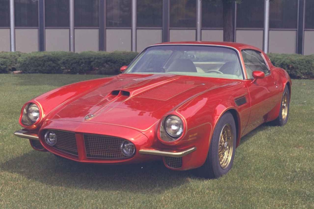 El día que GM puso un V12 de Ferrari en el Pontiac Pegasus Concept
