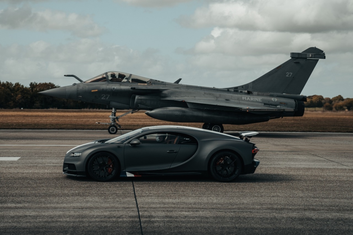 Vídeo: los 1.500 CV de un Bugatti Chiron Sport contra un jet francés