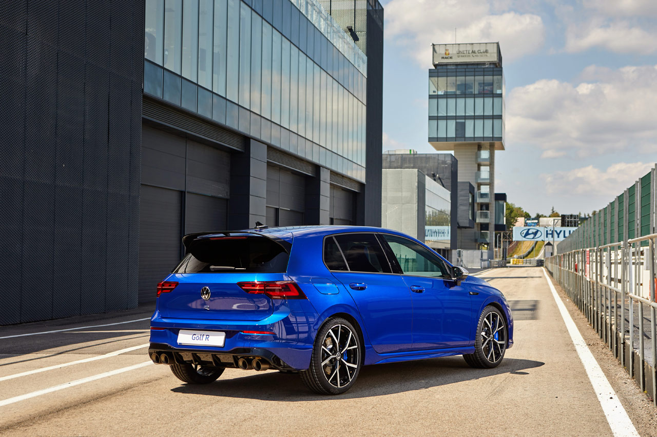 PRUEBA Drift: Volkswagen Golf R 8 ¡derrapando cual trasera ...