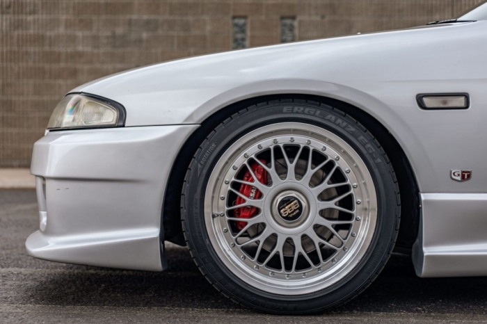 A subasta este Nissan Skyline Impul R33-R de 1995