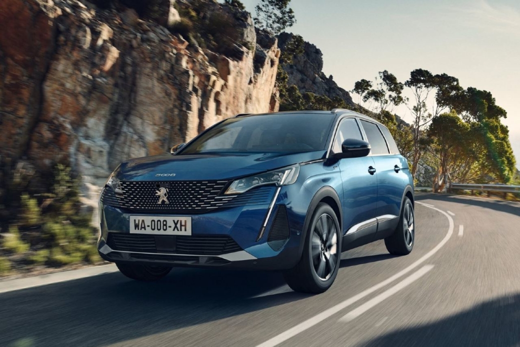 Los 10 mejores coches para viajes largos - Periodismo del Motor