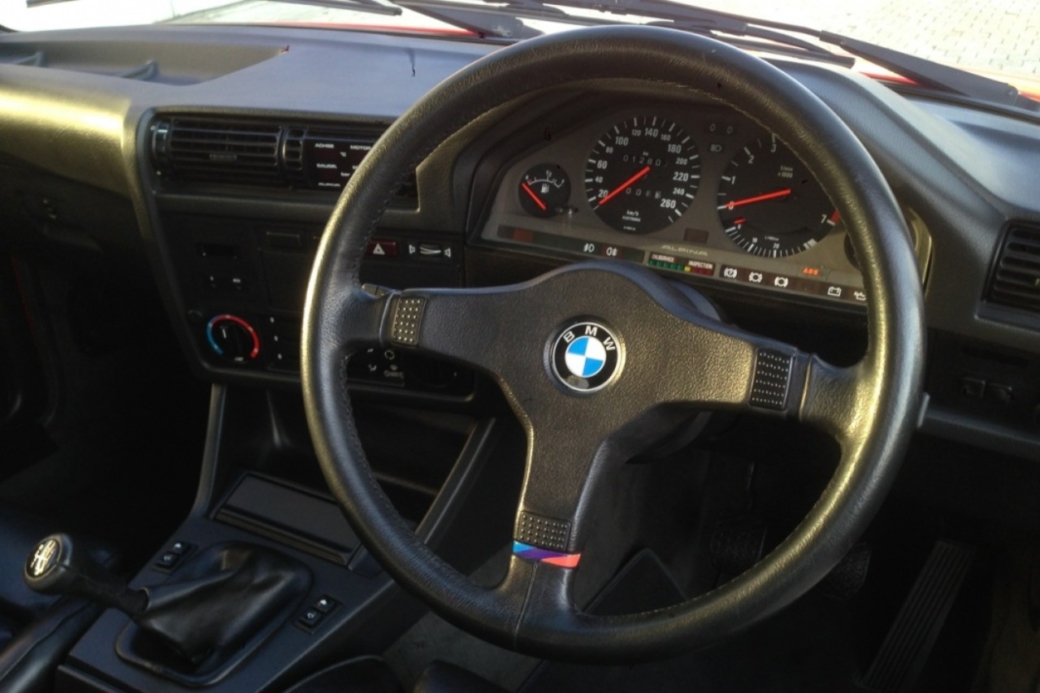 BMW 333i E30: el exclusivo M3 sudafricano con la mano de Alpina