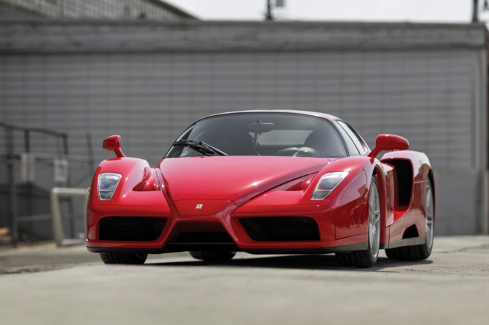 La historia del Ferrari Enzo que regalaron al Papa Juan Pablo II