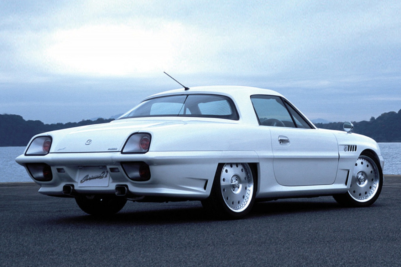 Mazda Cosmo 21 Concept (2002): el prototipo retro-futurista