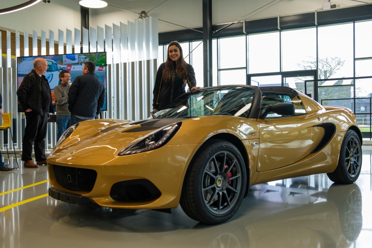 Elisa Artioli, la mujer que inspiró su nombre, compra el último Lotus Elise