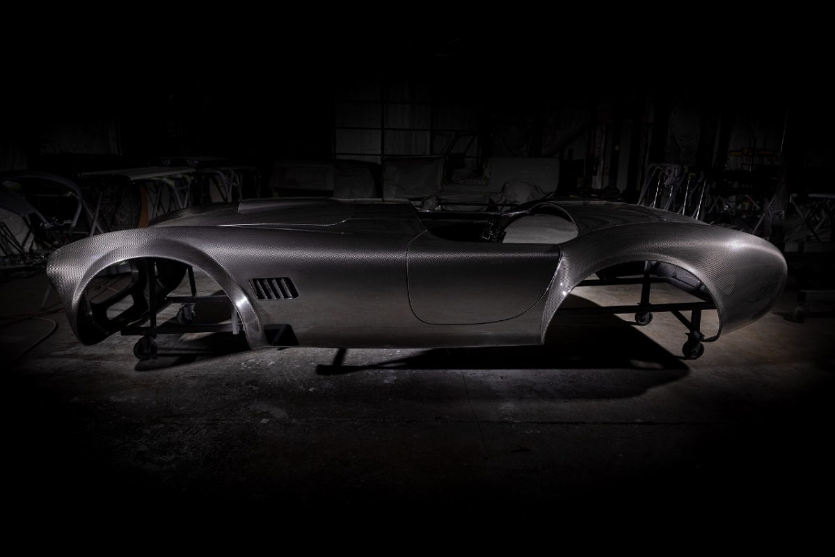 Shelby Cobra Diamond Edition: carrocería de carbono de solo 40 kilos ...