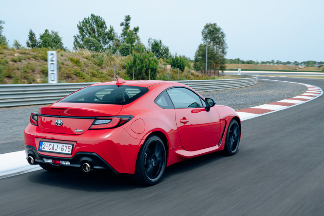 PRUEBA: Toyota GR86 RZ - Periodismo del Motor