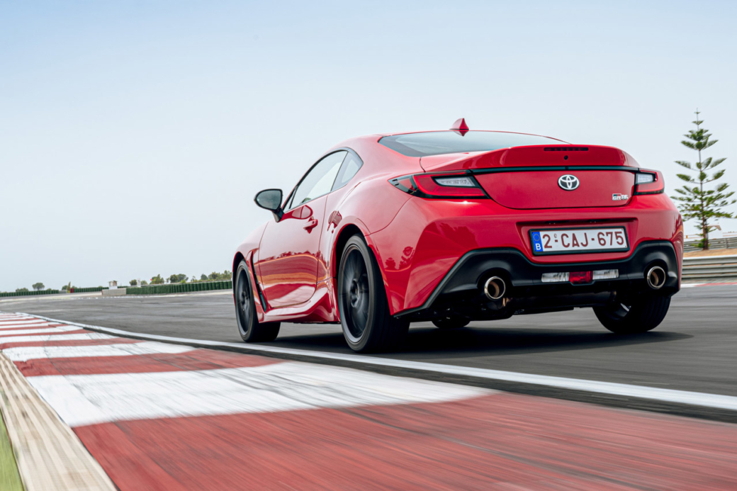 PRUEBA: Toyota GR86 RZ - Periodismo del Motor