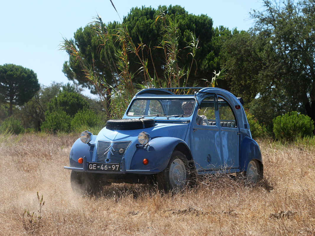 PRUEBA: Citroën 2CV Sahara - Periodismo del Motor