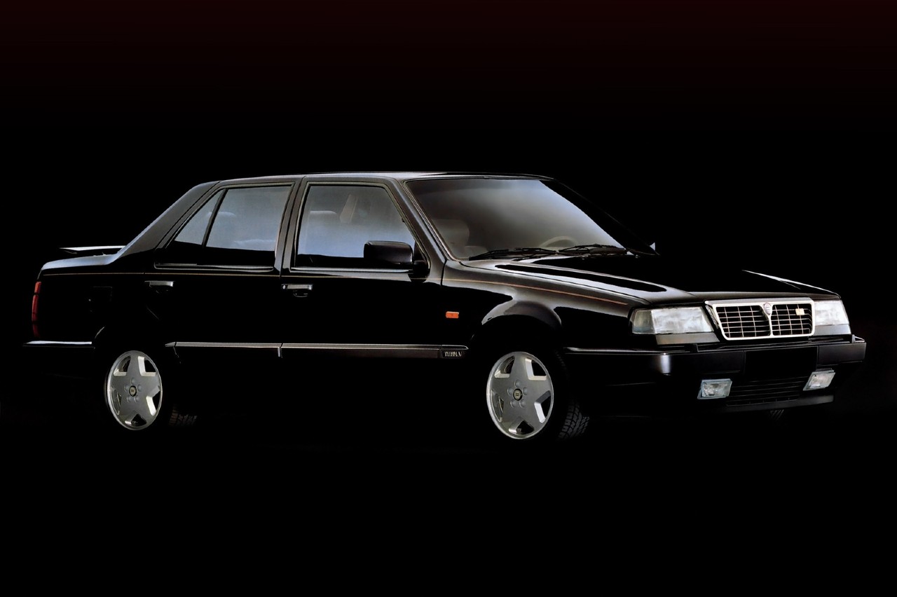 Lancia Thema 8.32, la berlina con corazón de Ferrari - Periodismo del Motor