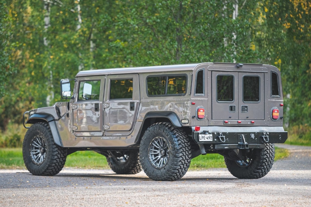 A subasta un Hummer H1 del 2000 - Periodismo del Motor