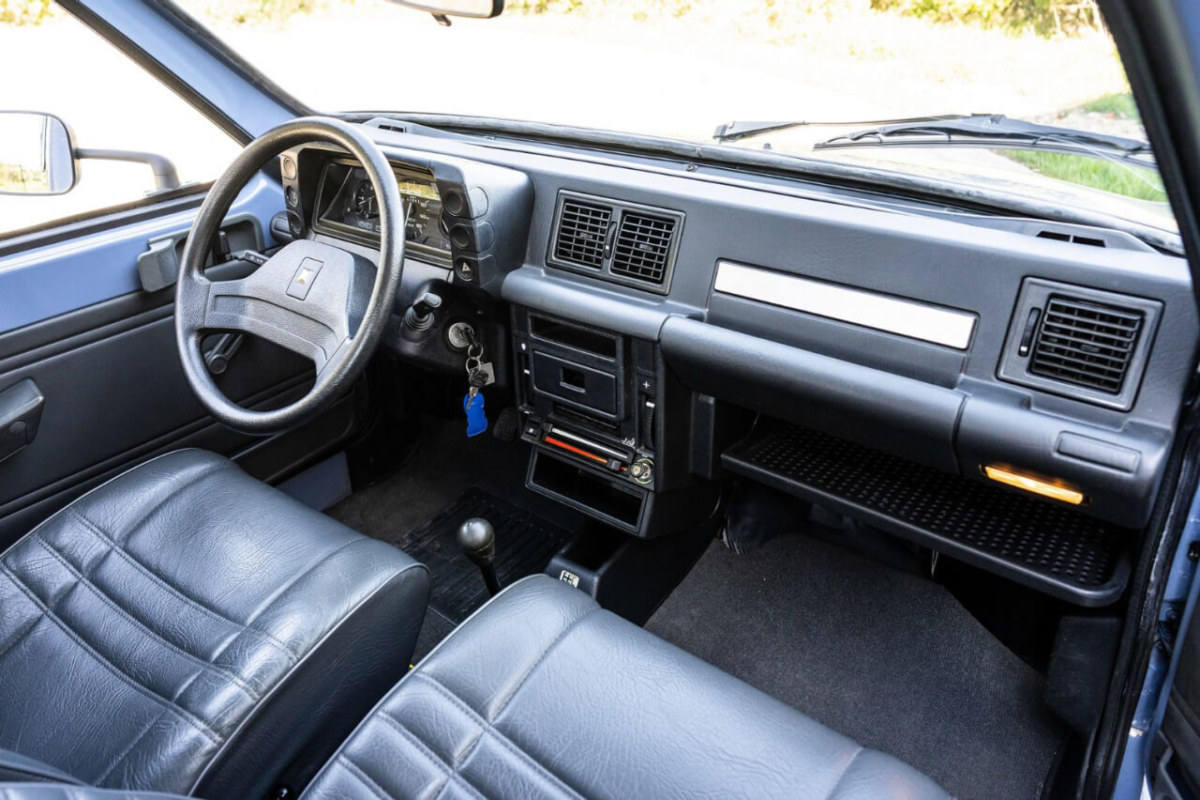 A subasta este impecable Citroën C15 de 1994 con solo 28.000 km