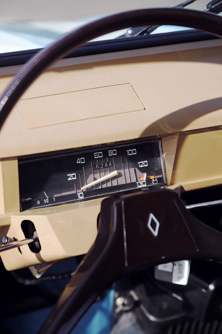 A subasta este Renault 4L “Monte-Carlo Historique” de 1977