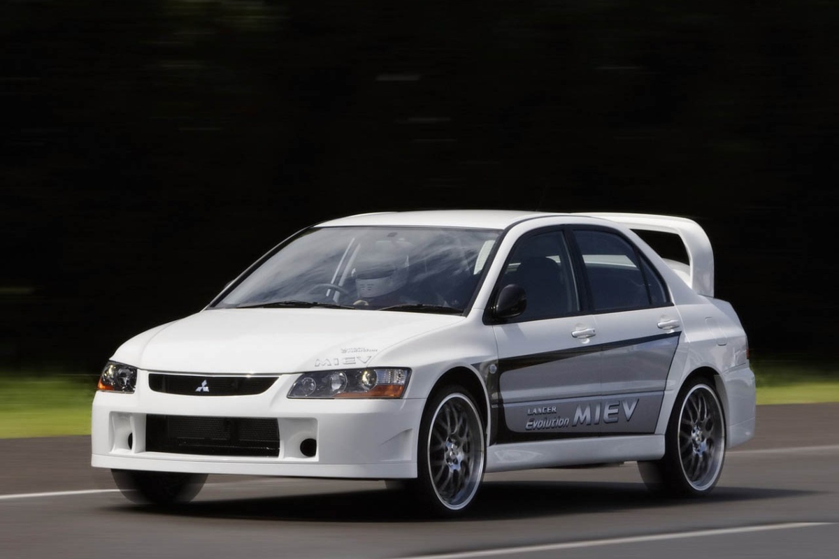 Mitsubishi Lancer Evolution MIEV (2005): el prototipo del Lancer eléctrico con motores en las ...