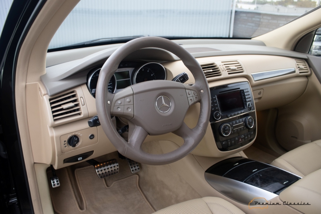 A la venta uno de los 84 Mercedes-Benz R63 AMG cortos fabricados