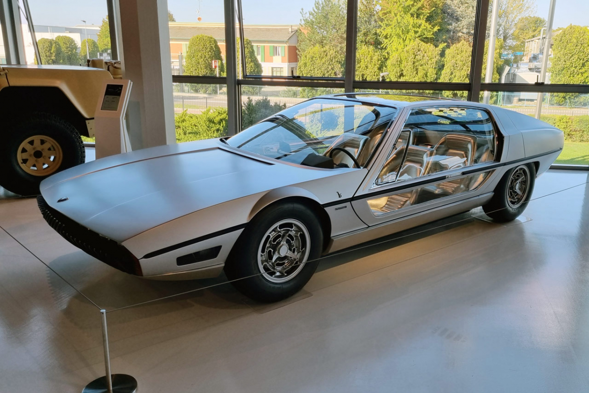 Lamborghini Marzal (1967): el prototipo “de cristal” que inspiró el ...