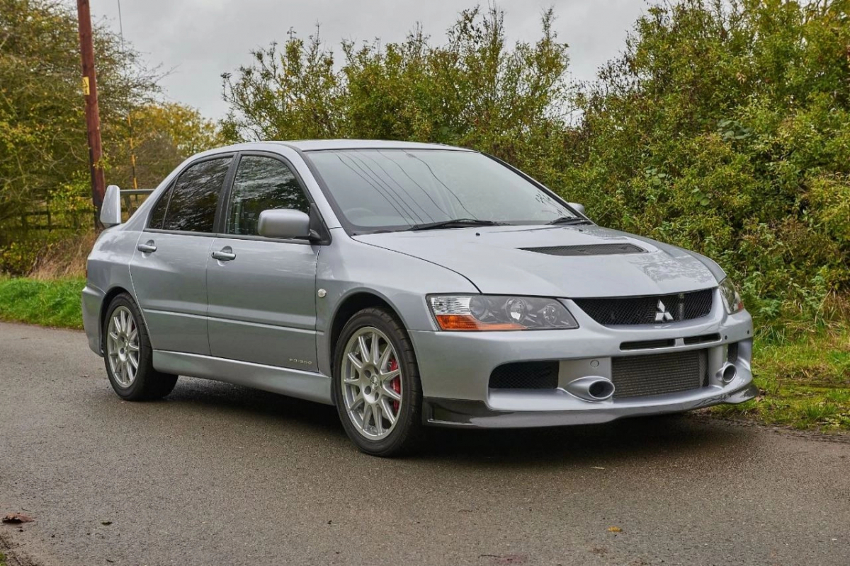 A subasta este Mitsubishi Lancer EVO IX MR de 2007 con solo 9.500 kilómetros