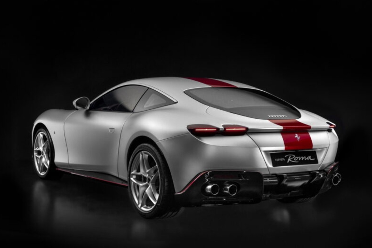 Un Ferrari Roma especial para China, con juego de té y caja de puros ...