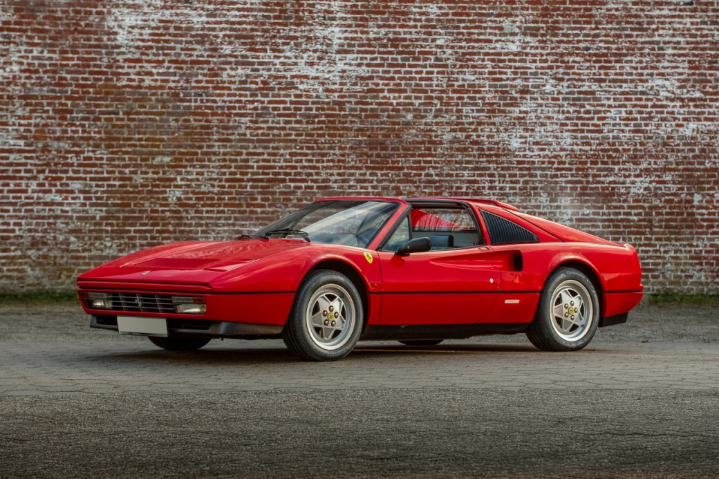 A subasta este Ferrari 328 GTS de 1988 matriculado en España