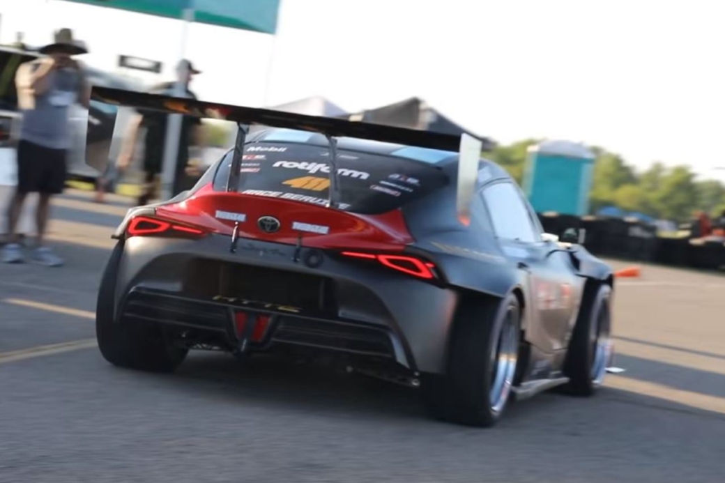 Vídeo: instala un motor V10 de un Fórmula 1 en su Toyota Supra