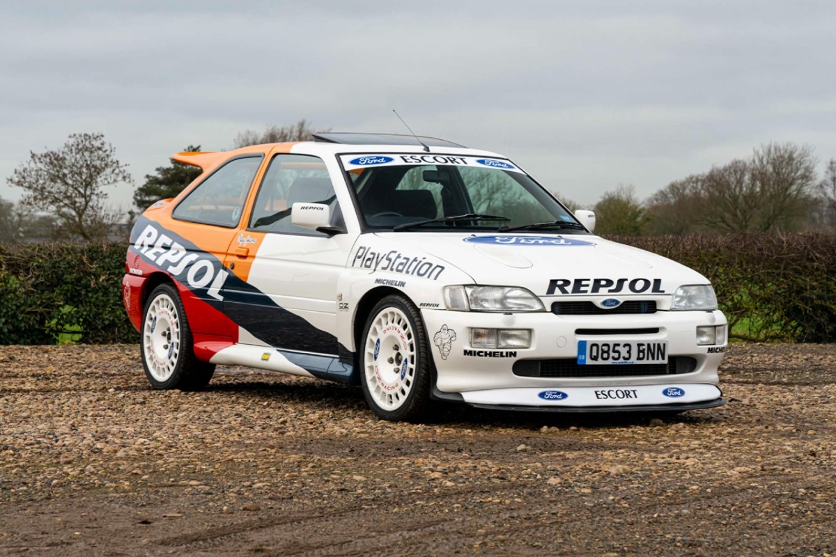 A subasta un Ford Escort RS Cosworth con los colores de Repsol ...