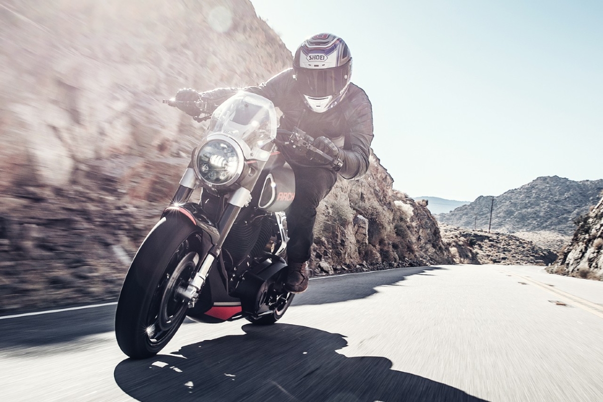 23 coches y motos que Keanu Reeves condujo en la vida real y en el cine ...