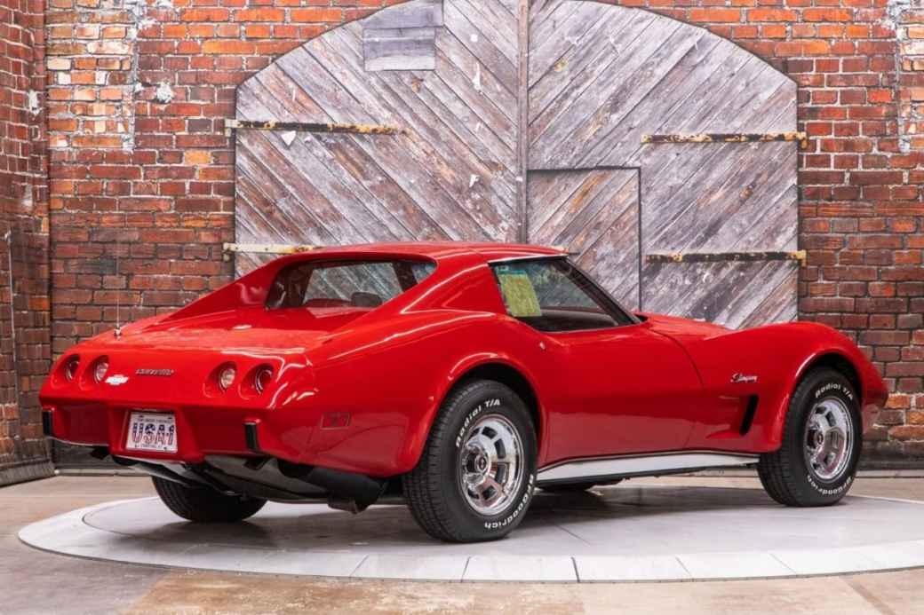A subasta este Chevrolet Corvette C3 de 1976 con solo 26 km