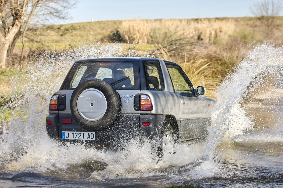 PRUEBA: Toyota RAV4 GX 3P (1999) - Periodismo del Motor
