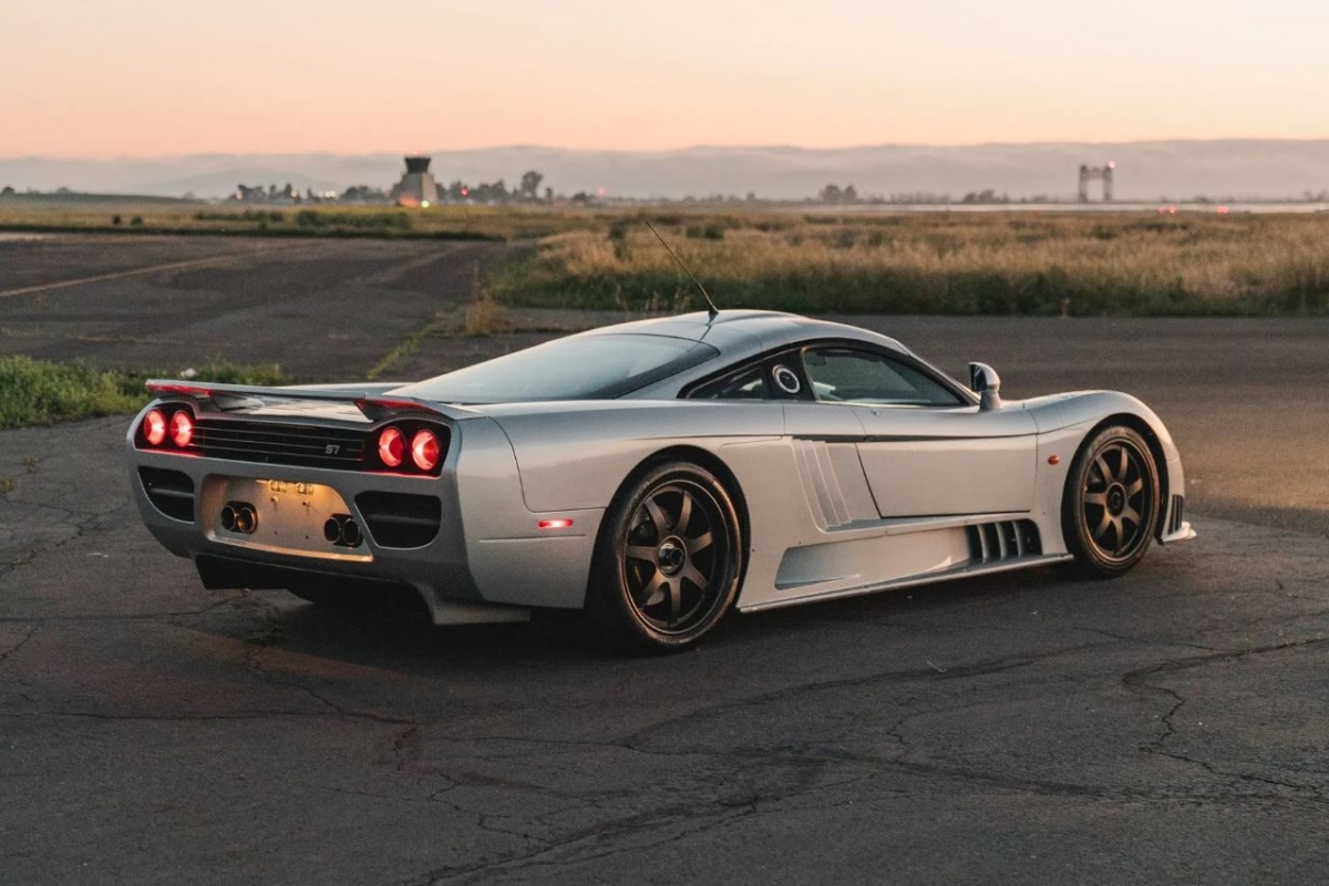 A subasta este raro Saleen S7 de 2003 que, supuestamente, perteneció a ...