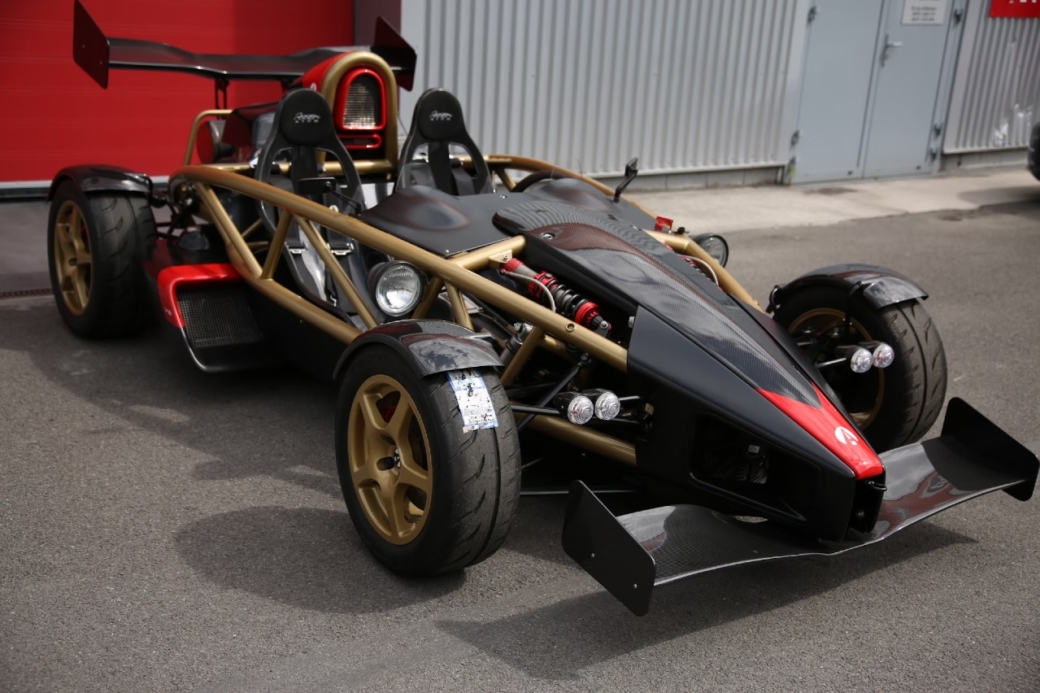 Subastan uno de los 25 Ariel Atom V8 construidos, ¡500 CV a 10.600 rpm ...
