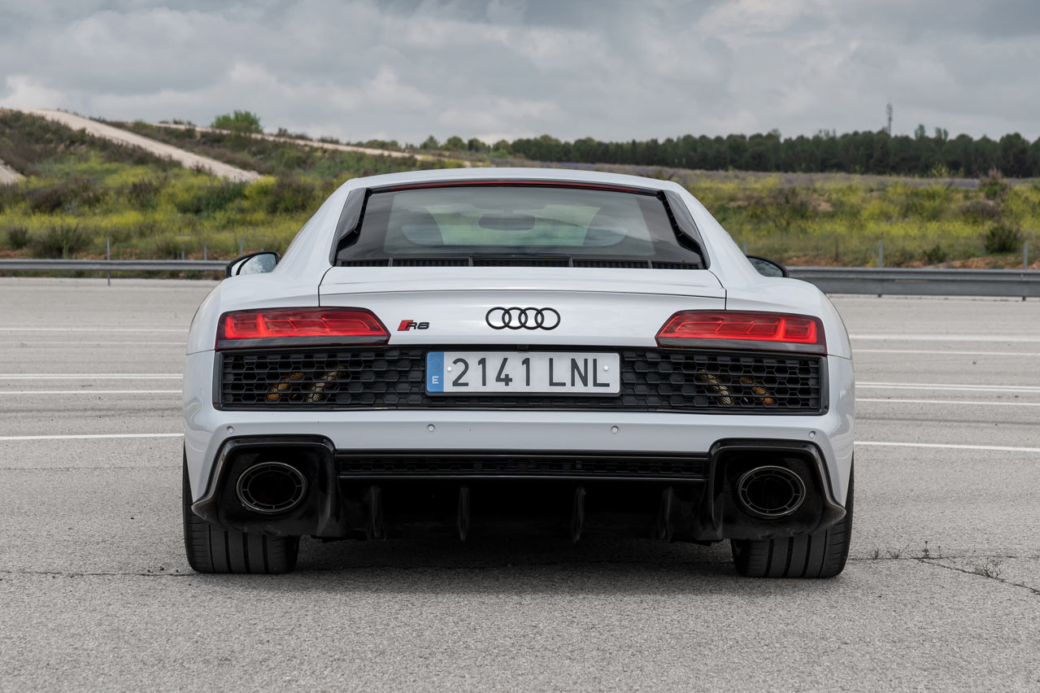 PRUEBA: Audi R8 Coupé RWD, propulsión = diversión
