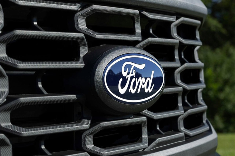Ford estrena nuevo logotipo: el óvalo azul se renueva - Periodismo del ...