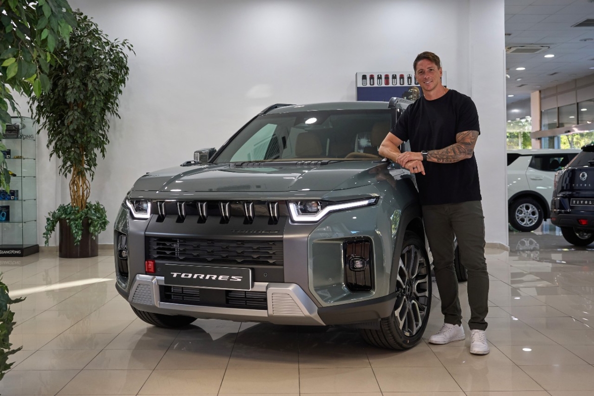 Fernando Torres se sube a su SsangYong Torres - Periodismo del Motor