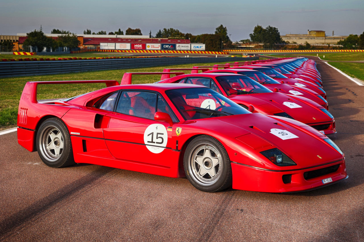 Una reunión de 60 millones: 30 Ferrari F40 participan en el primer ...