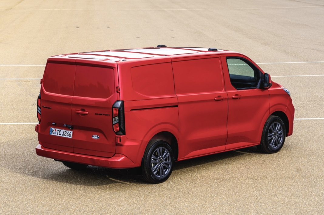 Ford Transit Custom 2024, renovación en la gama de furgonetas de una ...