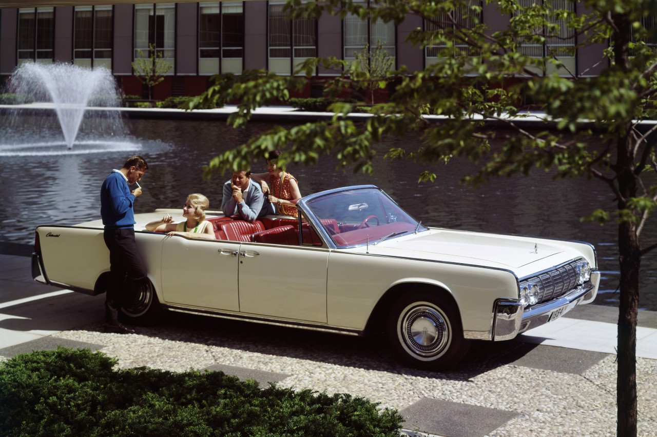 Se cumplen 60 años del asesinato de Kennedy: este era el coche en el ...