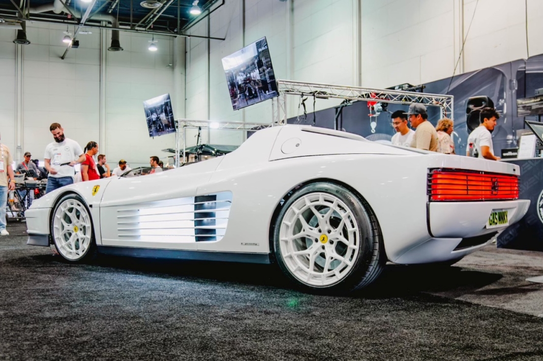 El conceptual Ferrari Testarossa de Gas Monkey Garage en el SEMA