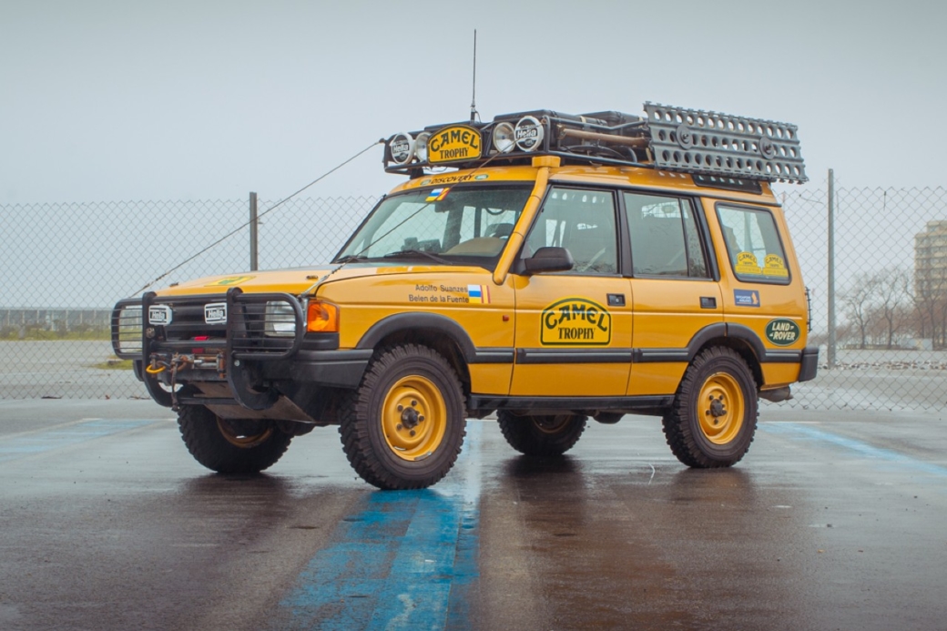 A subasta un Land Rover Discovery Camel Trophy del equipo de la Islas ...