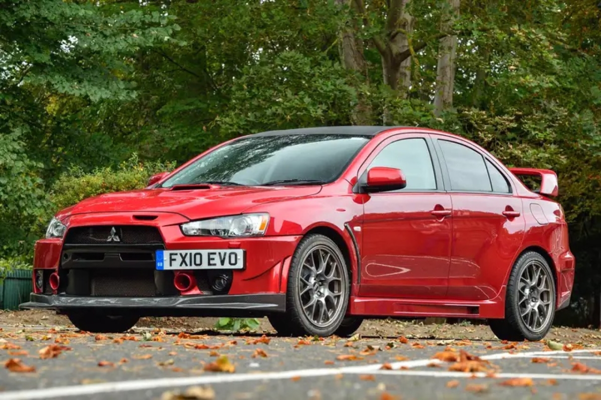 Sale a subasta un Mitsubishi Lancer EVO X GSR FQ-360 - Periodismo del Motor