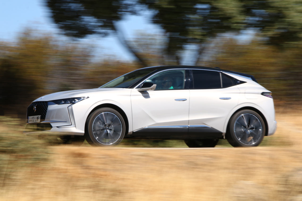 PRUEBA del DS 4 E-TENSE 2023, disrupción en el segmento